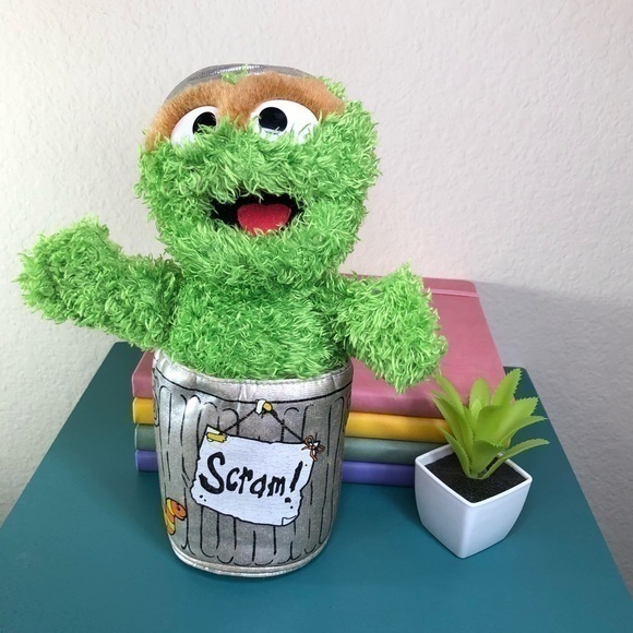 Sesame Street | Toys | Sesame Street Oscar The Grouch Plush Stuffed ...